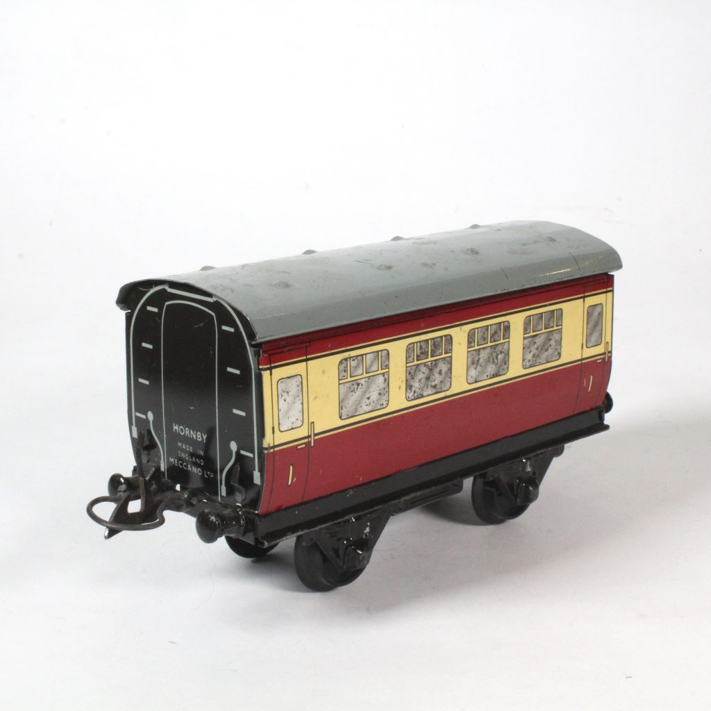 Hornby Meccano British Rail "Blood and Custard Coach" c1955-05 ...
